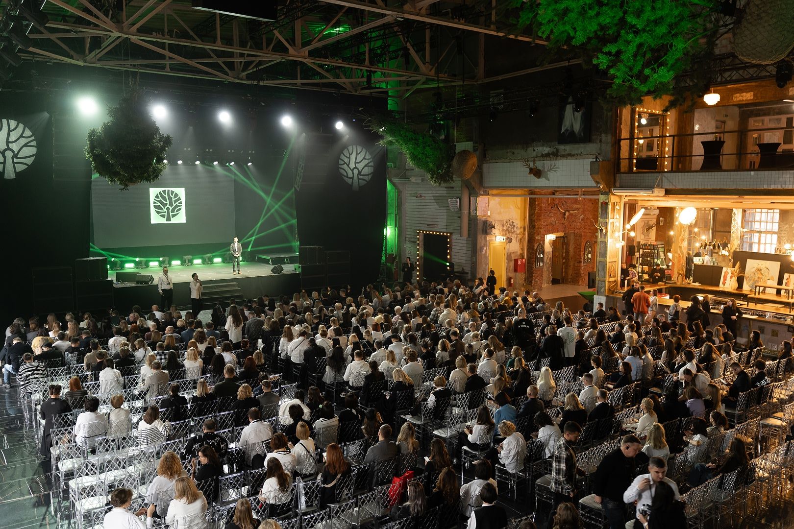 Лофт HARRISON HALL на 2000-1500 чел. 1200 м² м. Площадь Ленина