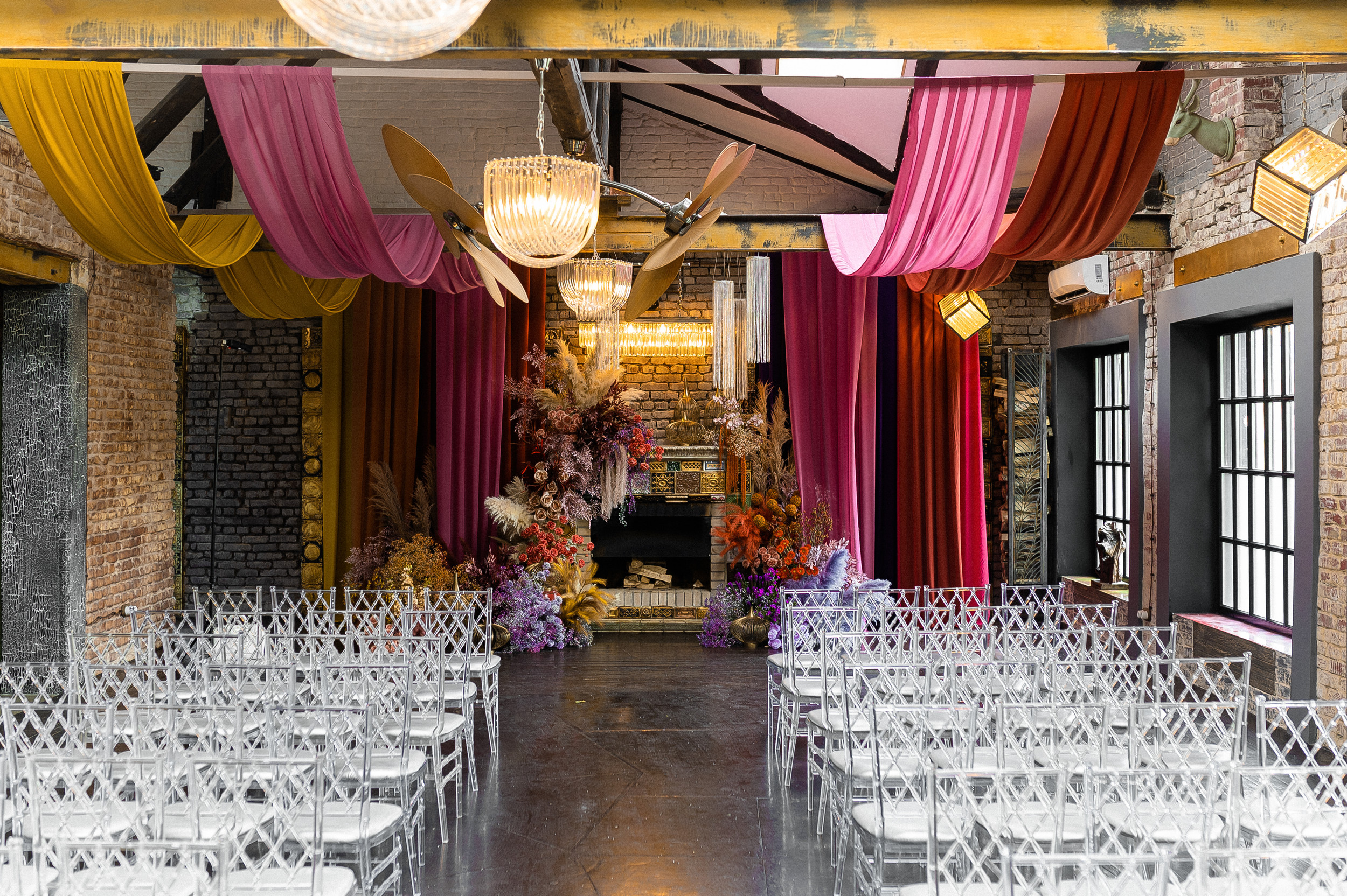 LOFT HALL | LOFT#4 м.МЦК «ЗИЛ» 8 8 залов. Площадь1525м² 25-450 персон